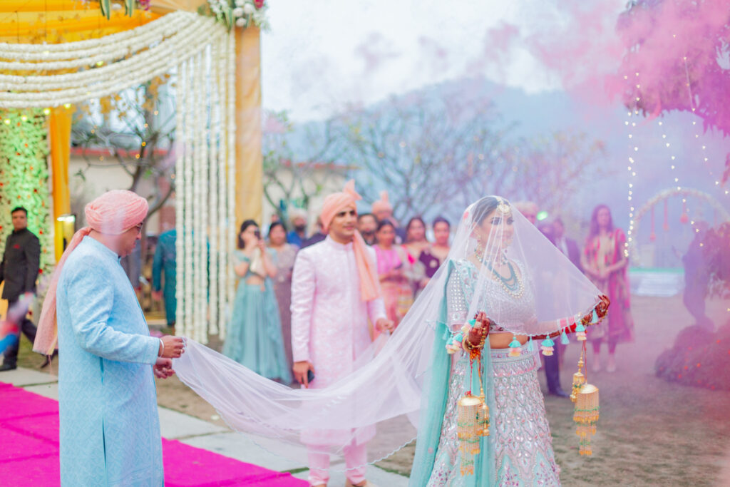 Top 8 Poses for you to try on your Pre Wedding Photoshoot